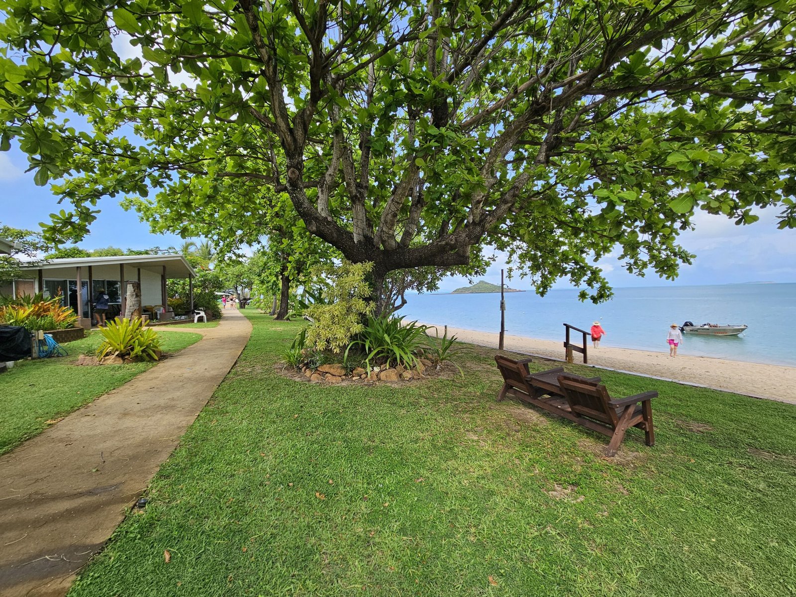 Gallery - Montes Reef Resort